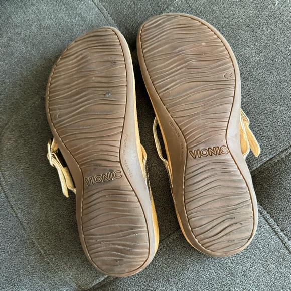 Vionic | Shoes | Vionic Ricci Gold Orthaheel Rest Sandal Flip Flops ...